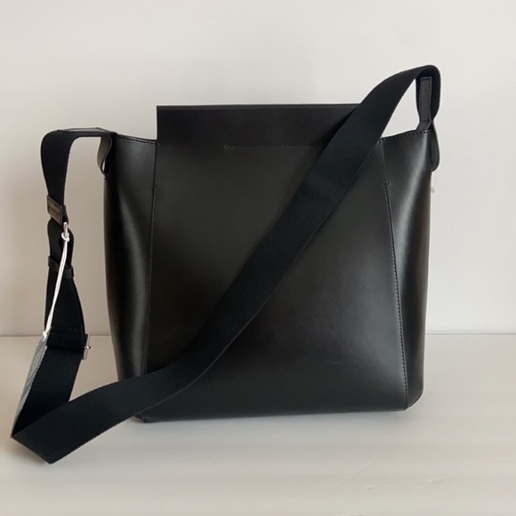 Everlane | Bags | Nwt Everlane The Form Bag Black | Poshmark